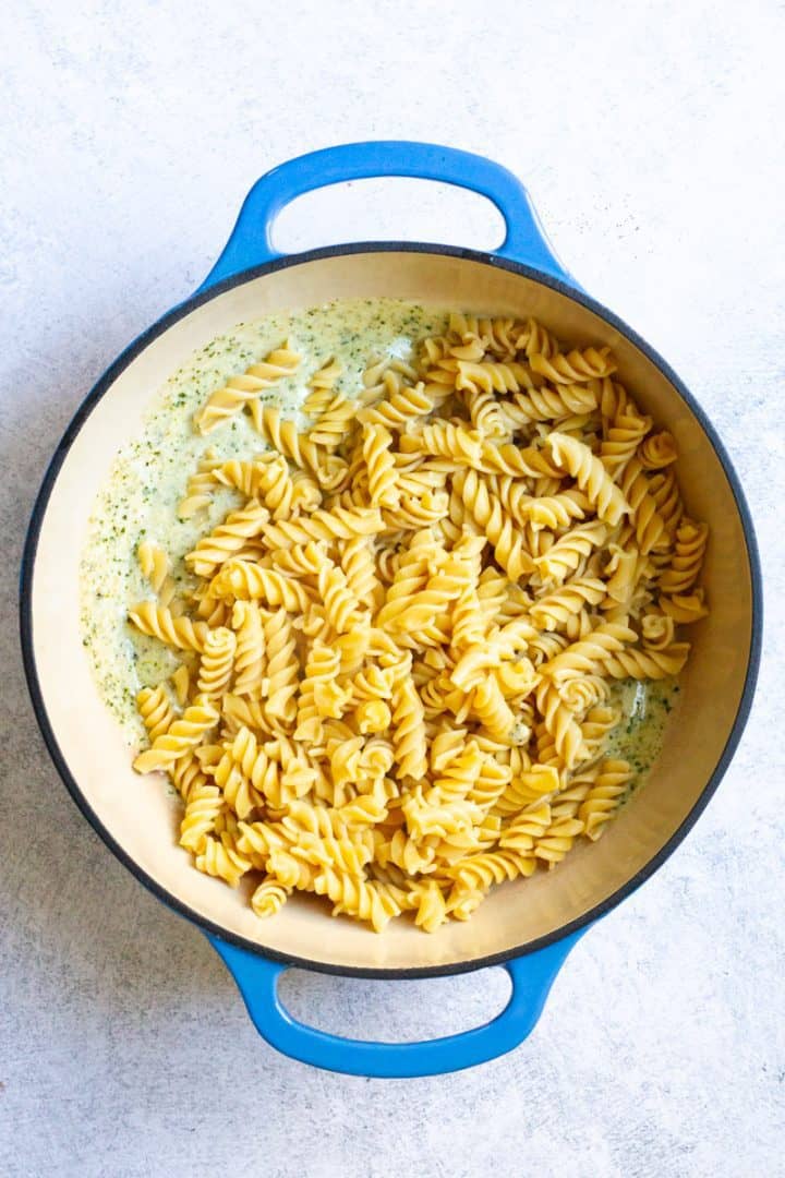 Pesto Mac and Cheese (Gluten-Free Option!) - Champagne Tastes®
