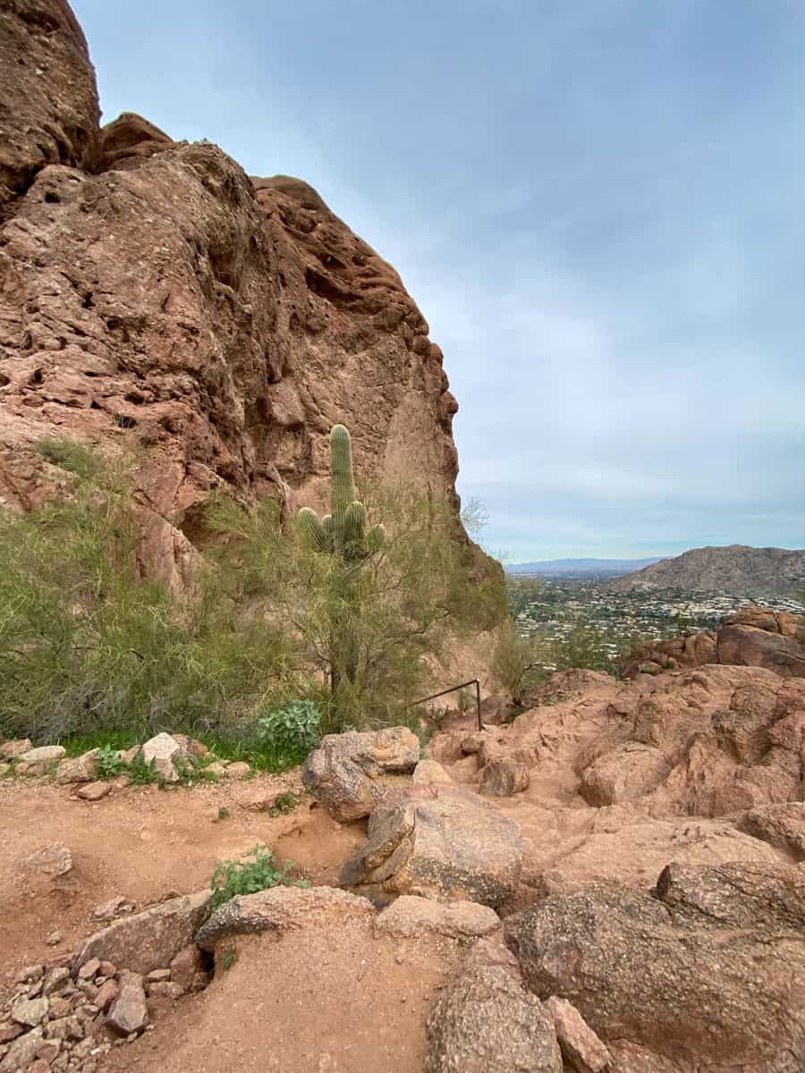 Hiking Camelback Mountain (Phoenix, AZ) - Champagne Tastes®
