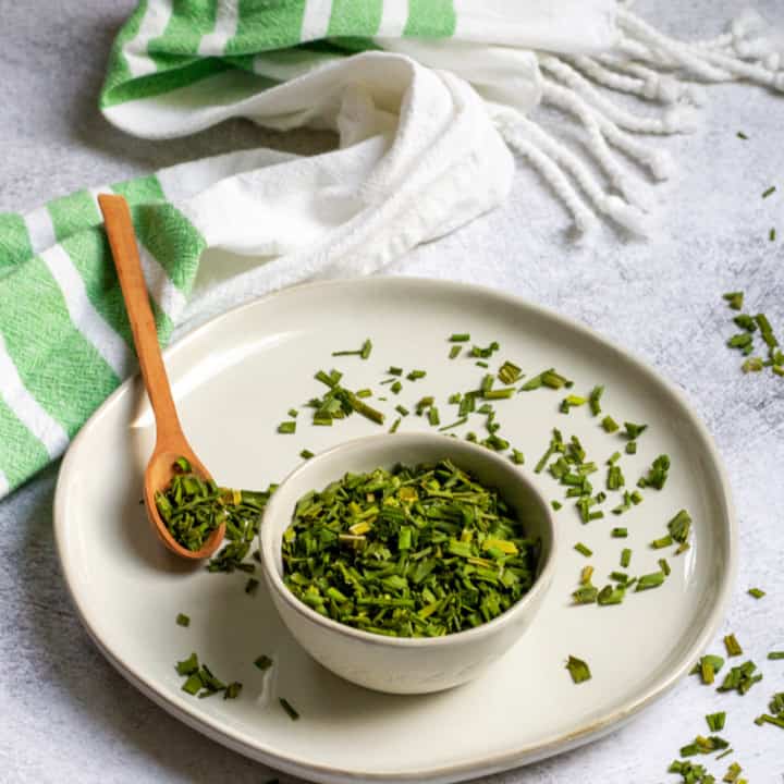 How to Dry Chives in the Oven - Champagne Tastes®