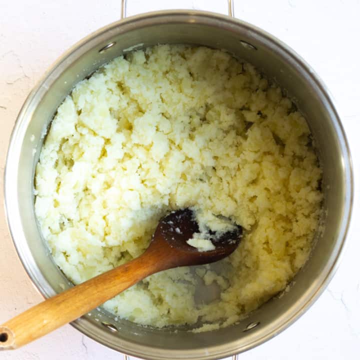 Fluffy Mashed Potatoes (with Russet Potatoes) - Champagne Tastes®