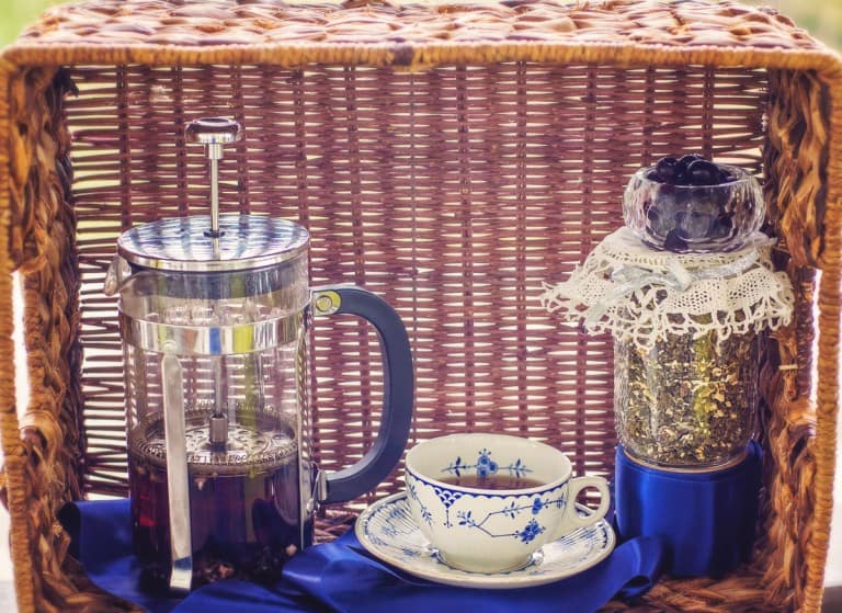 How to Brew Herbal Tea (Tisane) - Champagne Tastes®