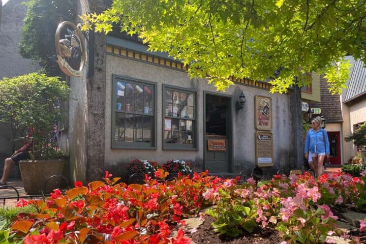 The Donut Friar (Gatlinburg, TN) - Champagne Tastes®