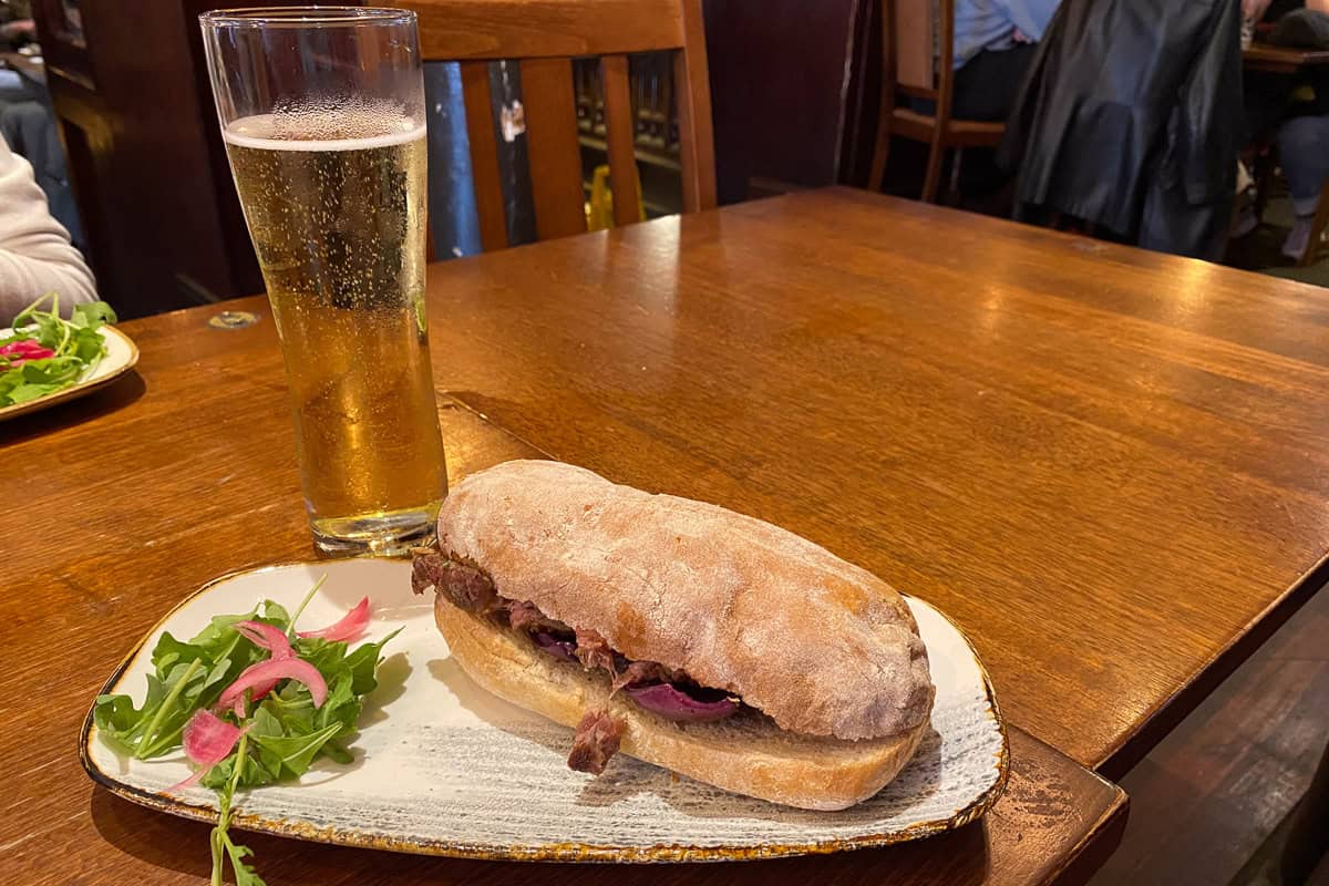 The Beehive Inn (Edinburgh, UK) - Champagne Tastes®