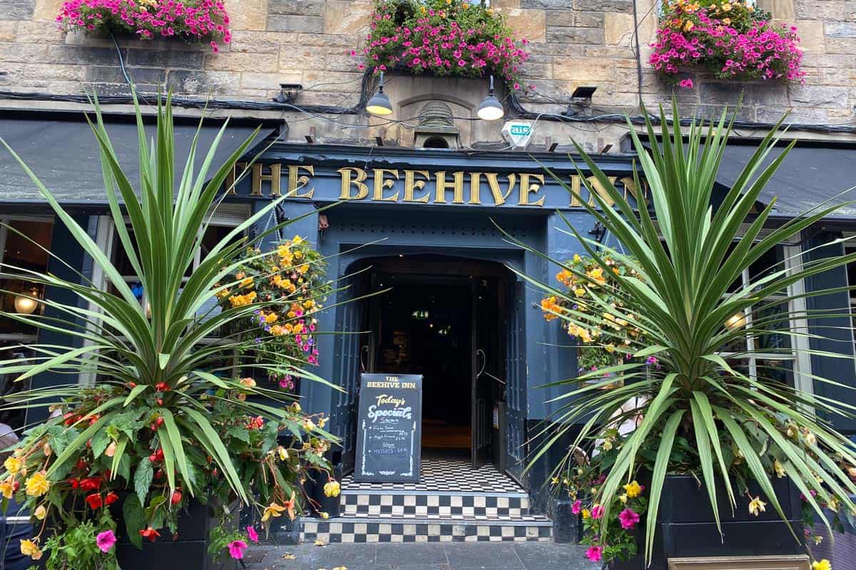 The Beehive Inn (Edinburgh, UK) - Champagne Tastes®
